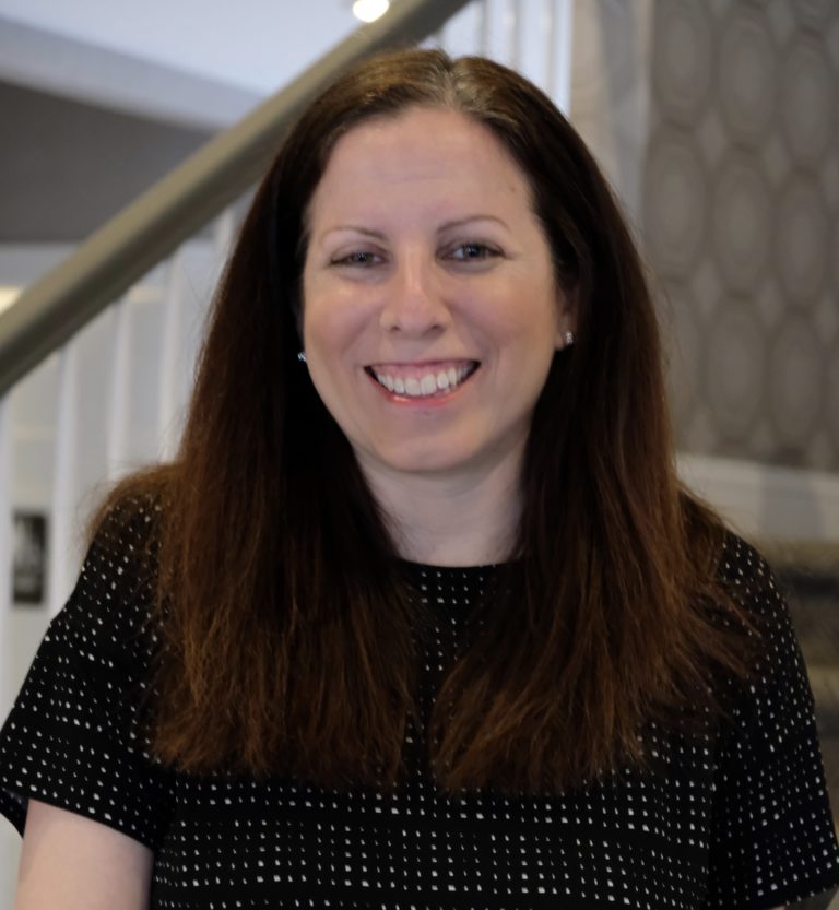 Interview With Author Ariel Bernstein | Ellwyn Autumn